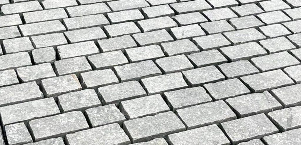 Blue Limestone from the Pyrenees | Frost-Resistant Natural Stone